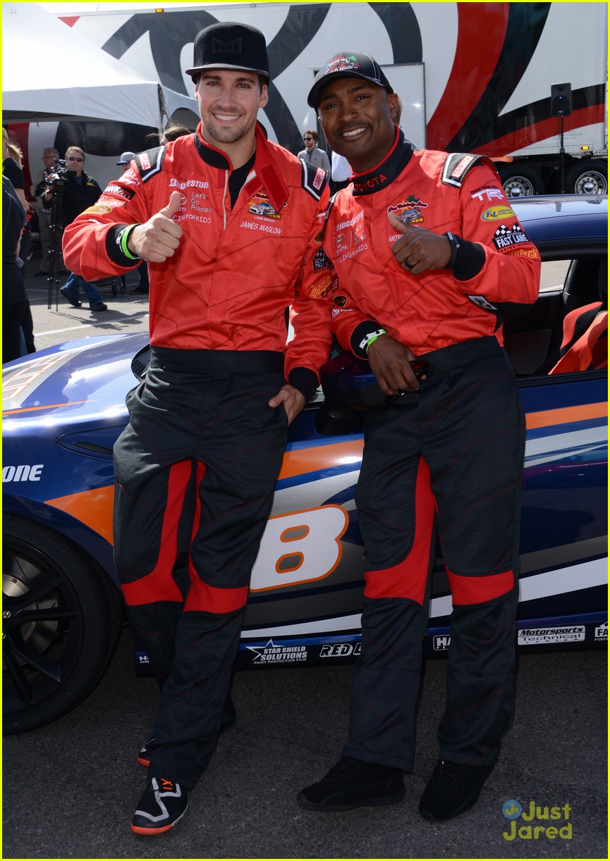 Brett Davern & Nathan Kress Get The Competition Started During Press ...