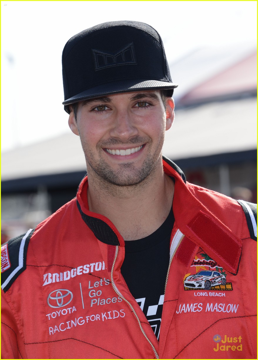 Brett Davern & Nathan Kress Get The Competition Started During Press ...