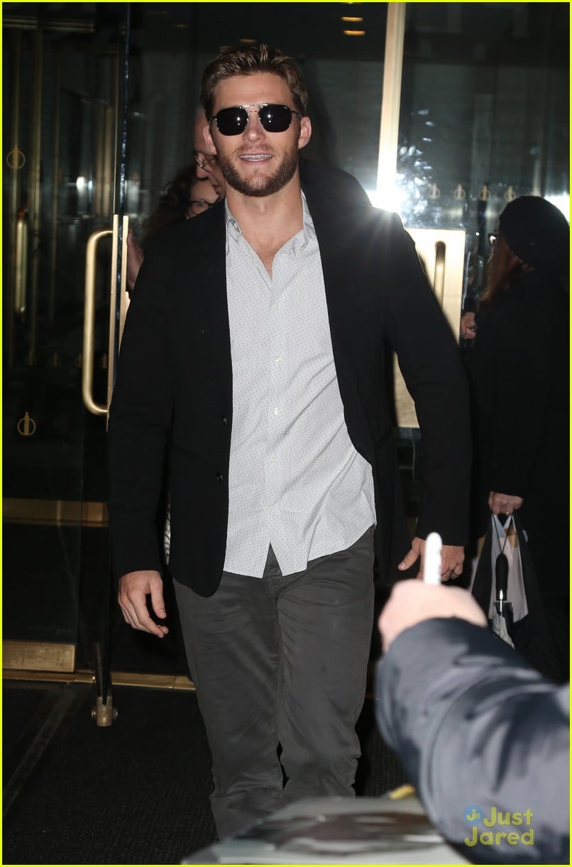 Britt Robertson & Scott Eastwood Swing By SiriusXM For 'The Longest ...