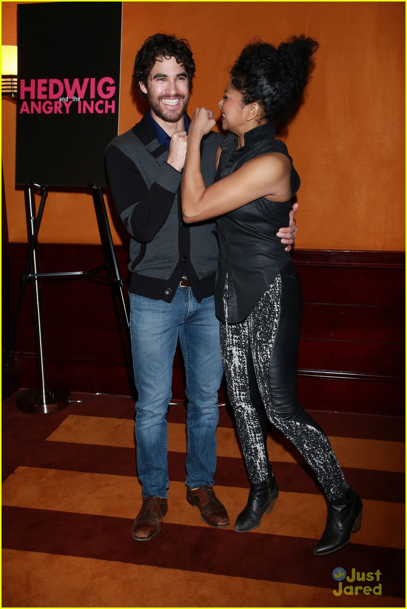 Darren Criss Gets Silly at 'Hedwig and the Angry Inch' Photo Call ...