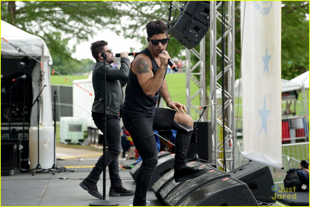 Dan + Shay Tease Their Performance With Nick Jonas For ACM Awards 2015 ...