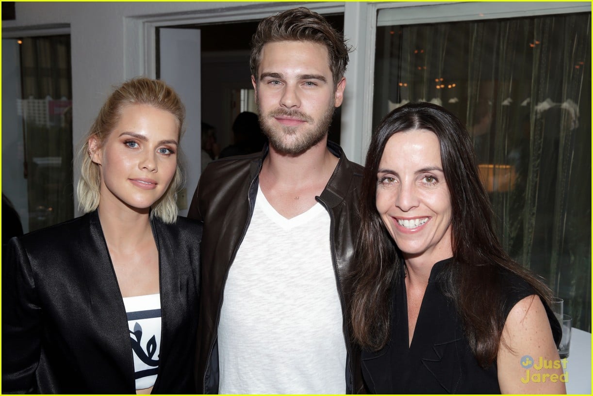 Claire Holt & Grey Damon Draw Attention to 'Aquarius' | Photo 807250 ...