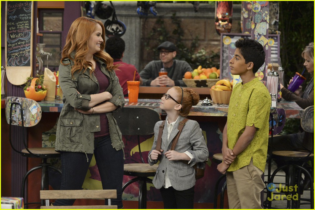Francesca Capaldi Robs The Ross Family on 'Jessie'! | Photo 801346 ...