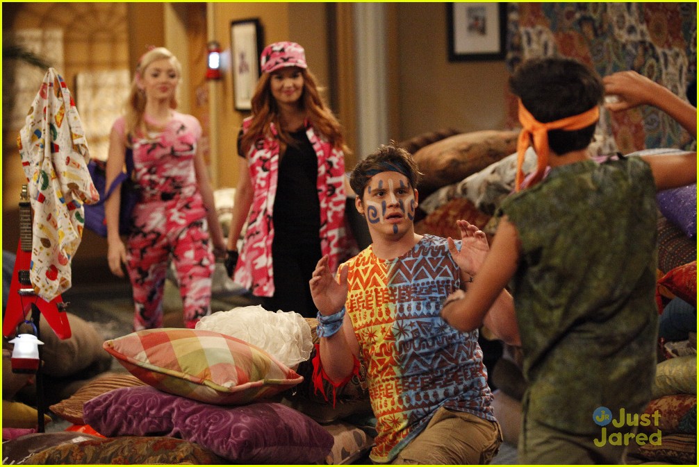 Full Sized Photo of matt shively returns jessie capture nag stills 03 ...