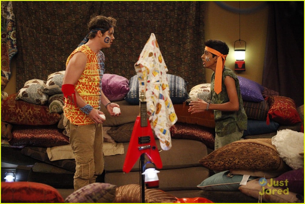 Matt Shively Returns To 'Jessie' Tonight - See The Pics! | Photo 796030 ...