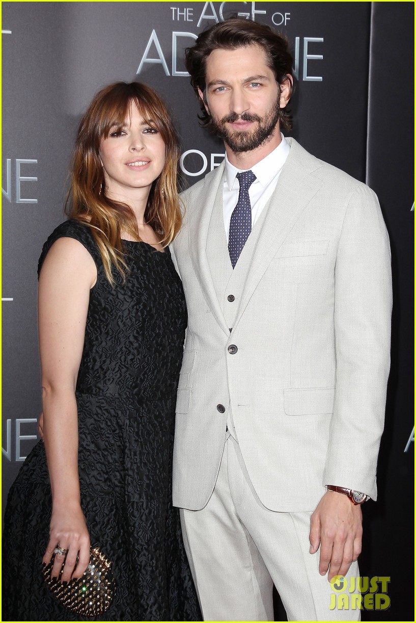 Blake Lively Brings Her Family to 'Age of Adaline' Premiere! | Photo ...