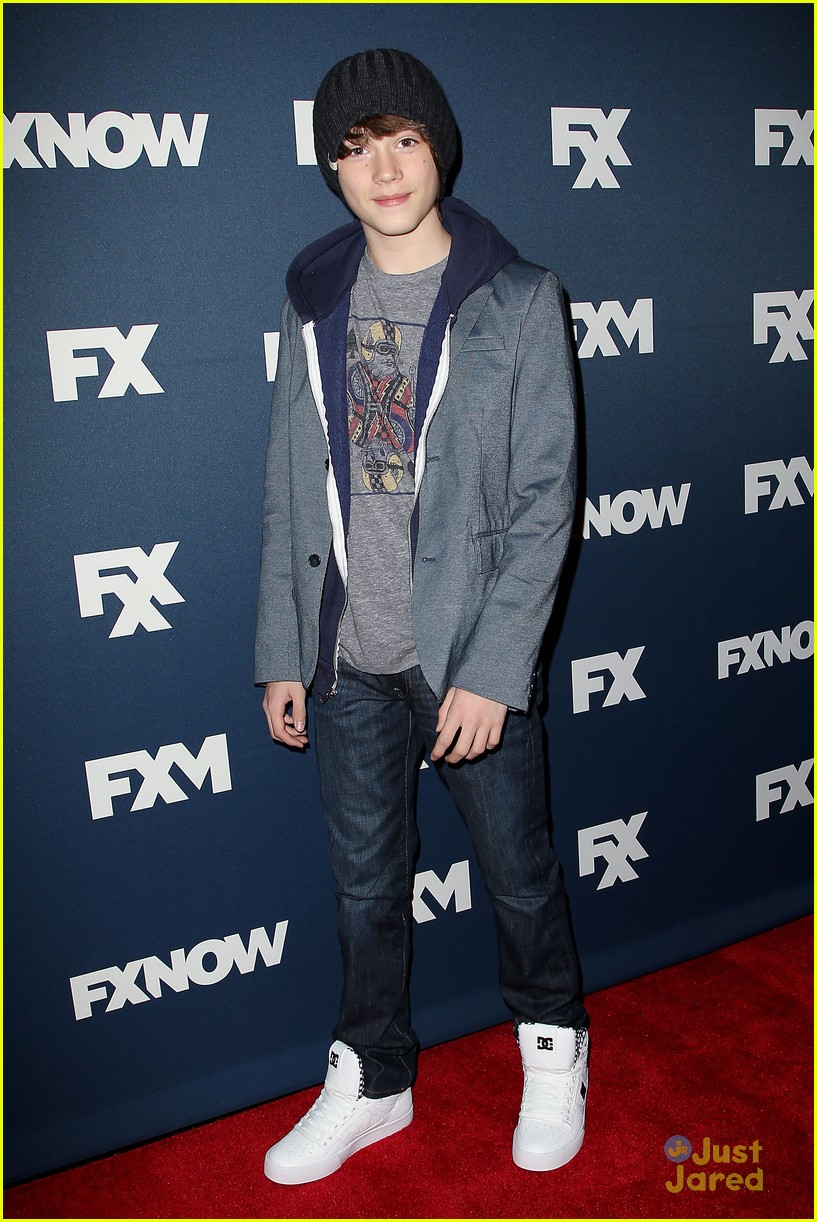 Elizabeth Gillies Hits FX's Upfront Bowling Party with 'The Americans ...