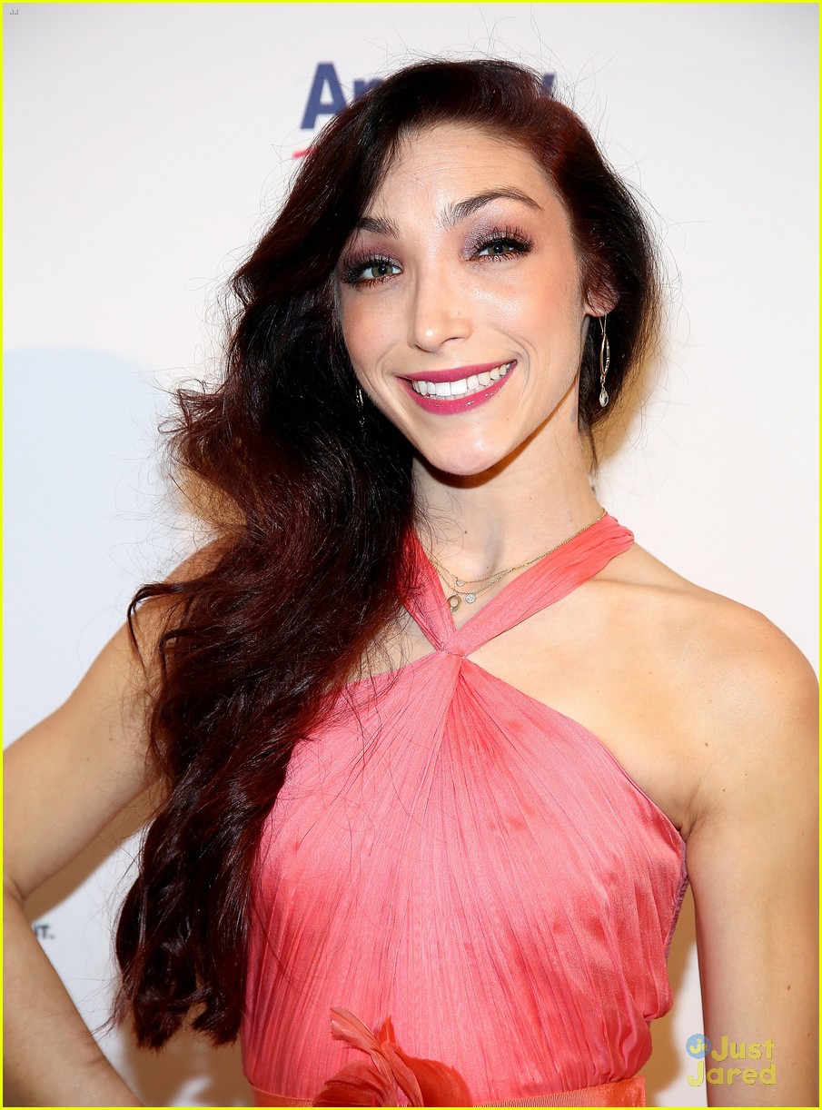 Meryl Davis & Maksim Chmerkovskiy Reunite for Skating With The Stars ...