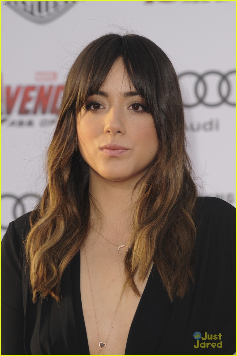 Elizabeth Olsen And Chloe Bennet Strike A Pose At Avengers Age Of