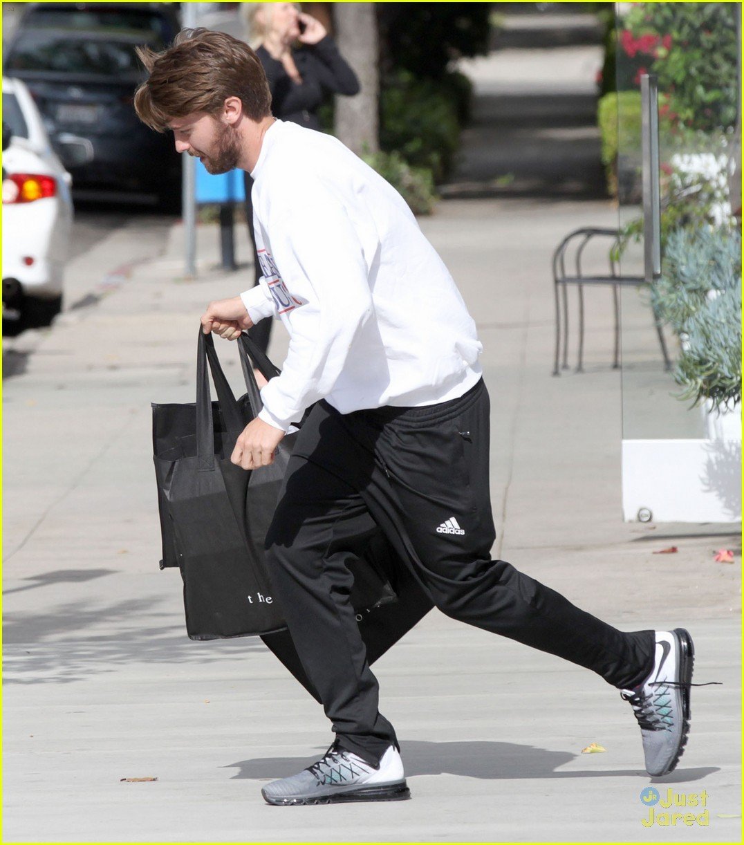 Patrick Schwarzenegger's Unleashes His Muscles for Venice Workout ...