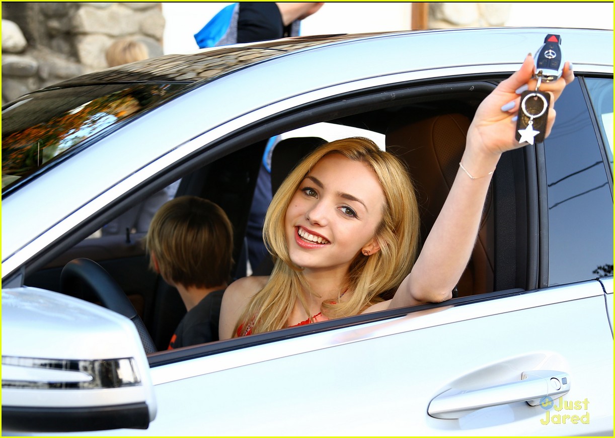 Peyton List Gets A Brand New Car For Her 17th Birthday Photo 796699 