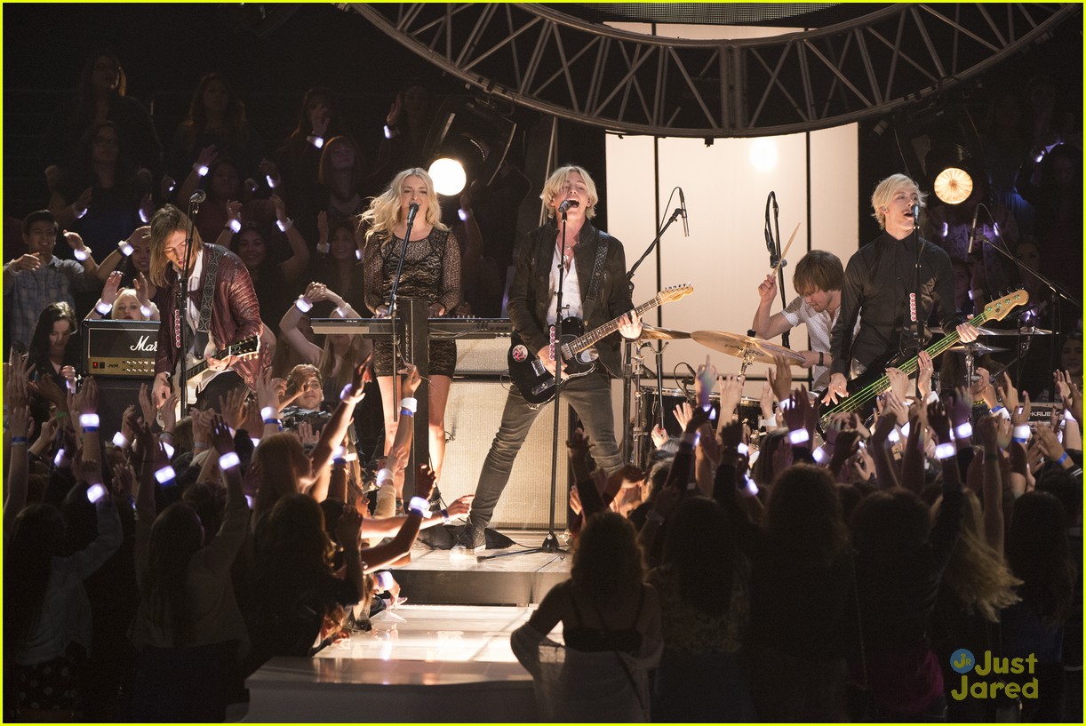R5 Rock Out At Radio Disney Music Awards with 'Austin & Ally' Cast ...
