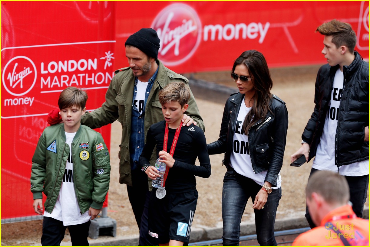 Brooklyn Beckham Cheers on Brother Romeo at Junior London Marathon ...