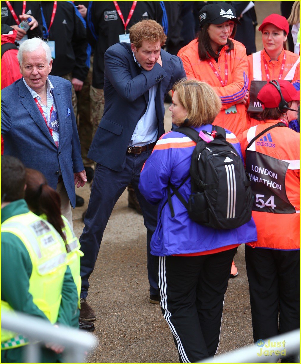 Brooklyn Beckham Cheers on Brother Romeo at Junior London Marathon ...
