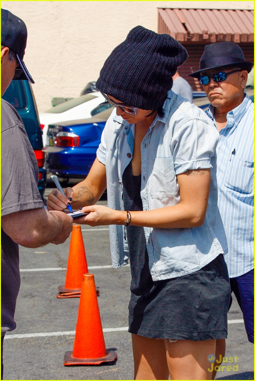 Val Chmerkovskiy Snaps The Best Pic of Rumer Willis & Her Sisters Scout ...