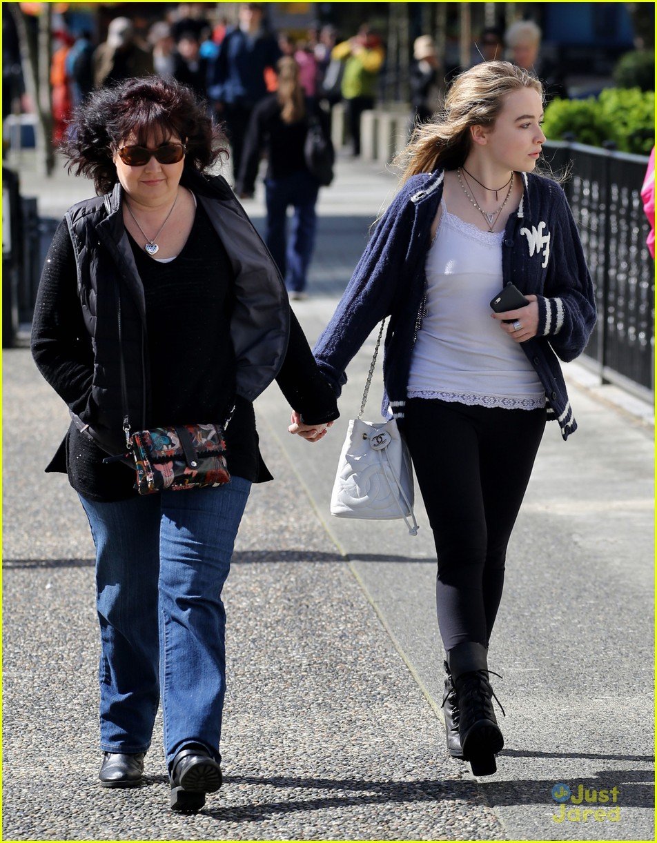 Sabrina Carpenter & Sofia Carson Congratulate 'Austin & Ally' Cast on ...