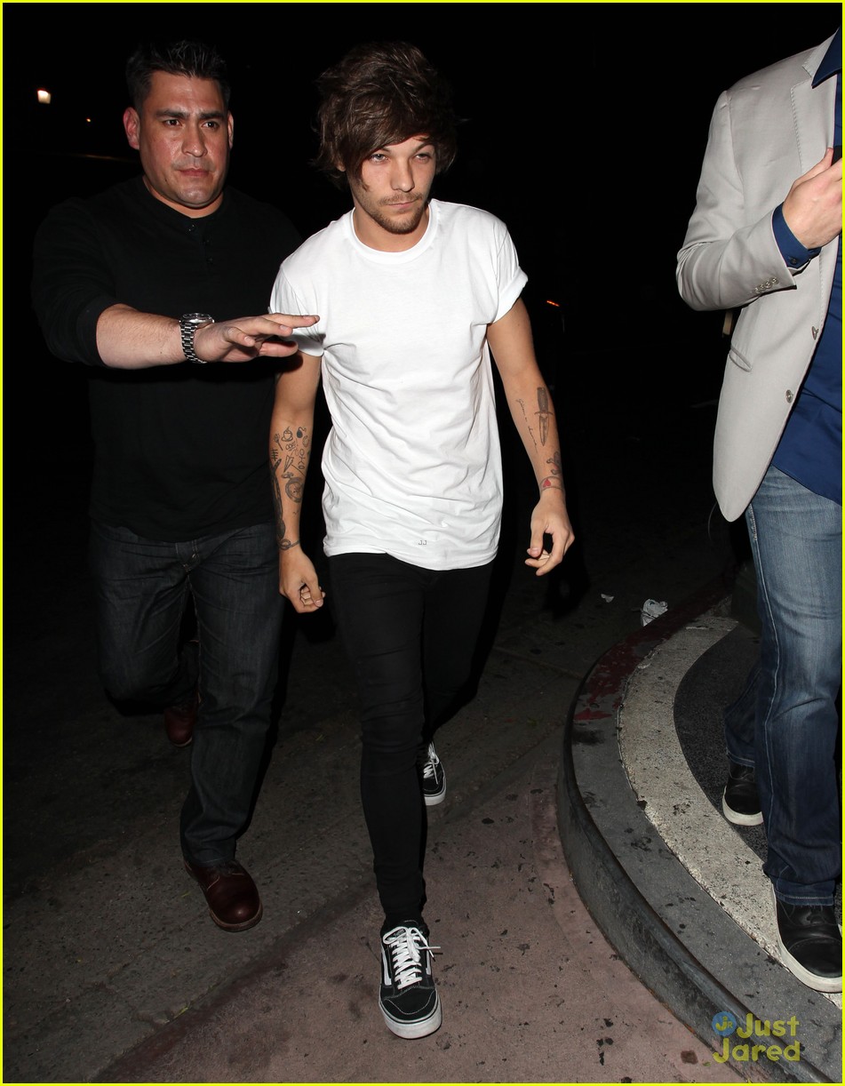 Louis Tomlinson Steps Out For First Time Since Social Media Tiff With ... Louis Tomlinson Steps Out For First Time Since Social Media Tiff With ...