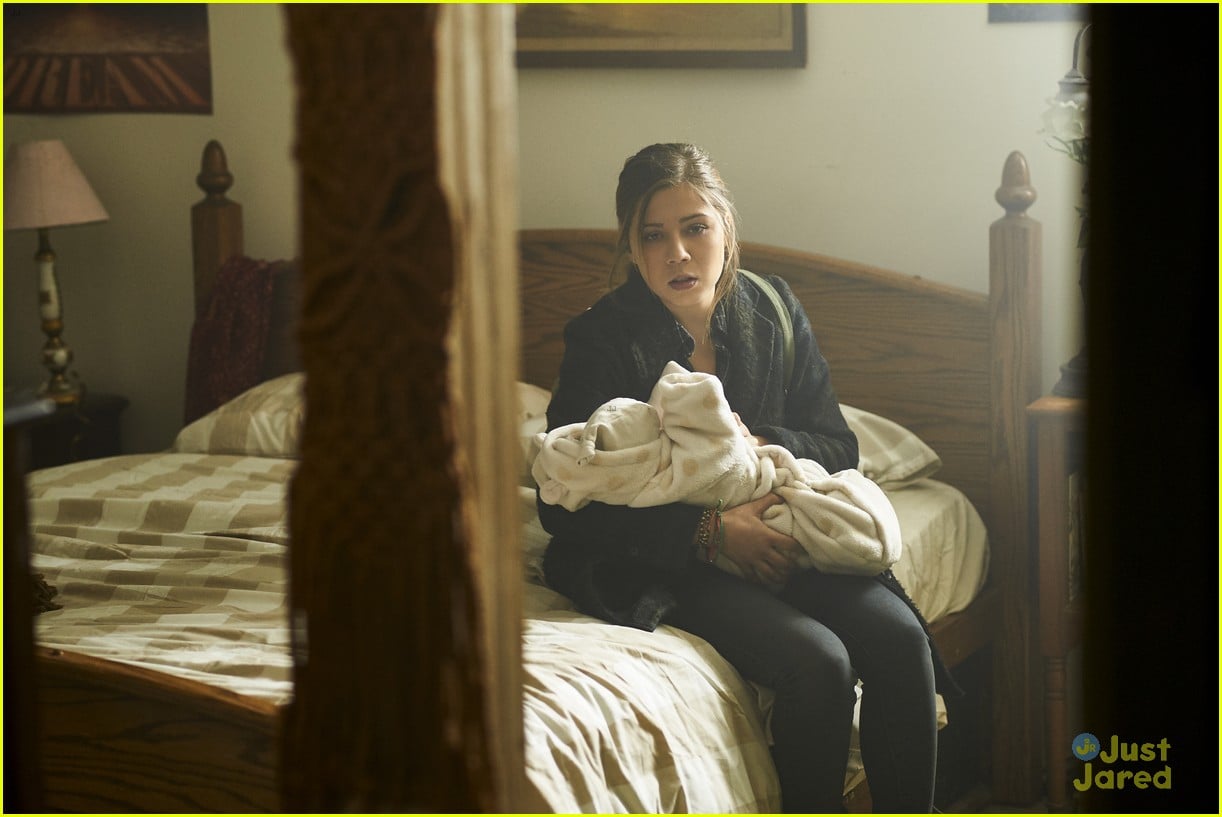 Jennette McCurdy Shows Off Her Darker Side in First Official 'Between ...