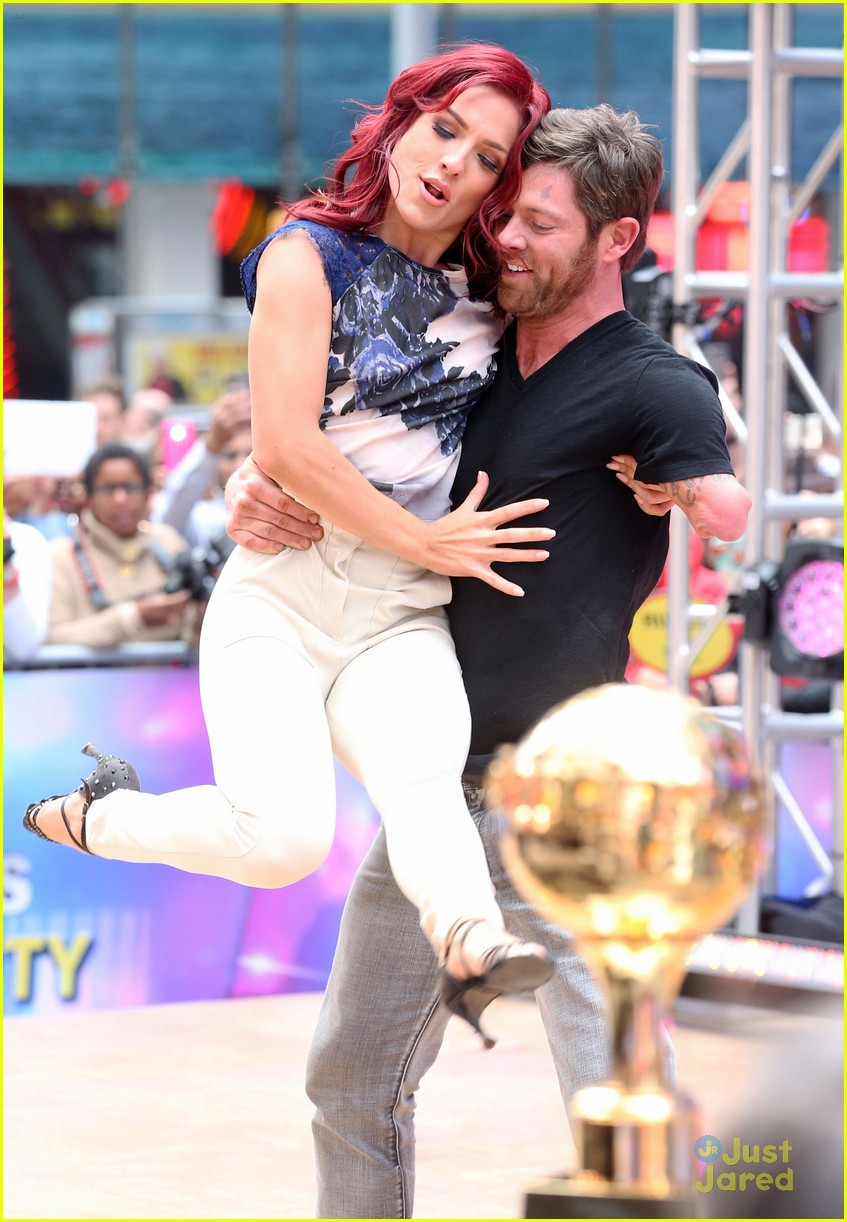 Riker Lynch Opens Up About DWTS Freestyle With Allison Holker on 'Good ...