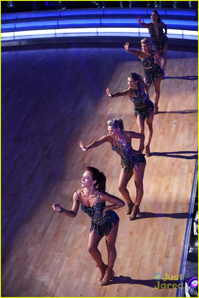 Witney Carson & Val Chmerkovskiy Tease 'Perfect Ten' Tour & Female Pros ...