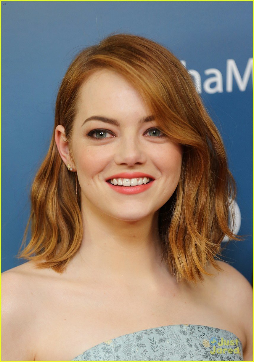 Emma Stone Keeps it Cute at 'Aloha' London Screening With Bradley ...