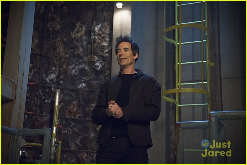 Full Sized Photo of the flash grodd lives stills 19 | 'The Flash' Faces ...