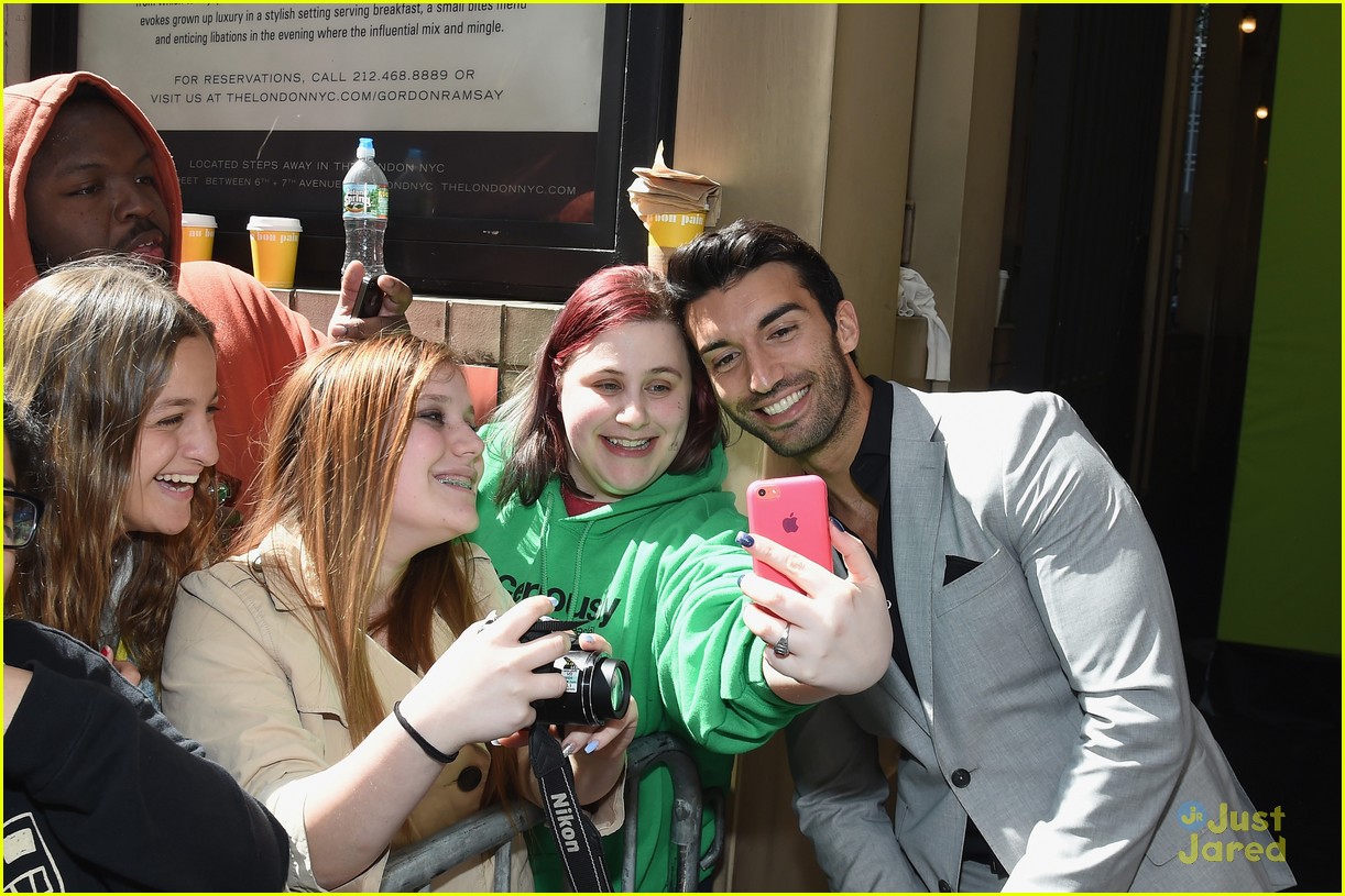 Justin Baldoni & Brett Dier Bring Their Bromance To CW Upfronts 2015 ...