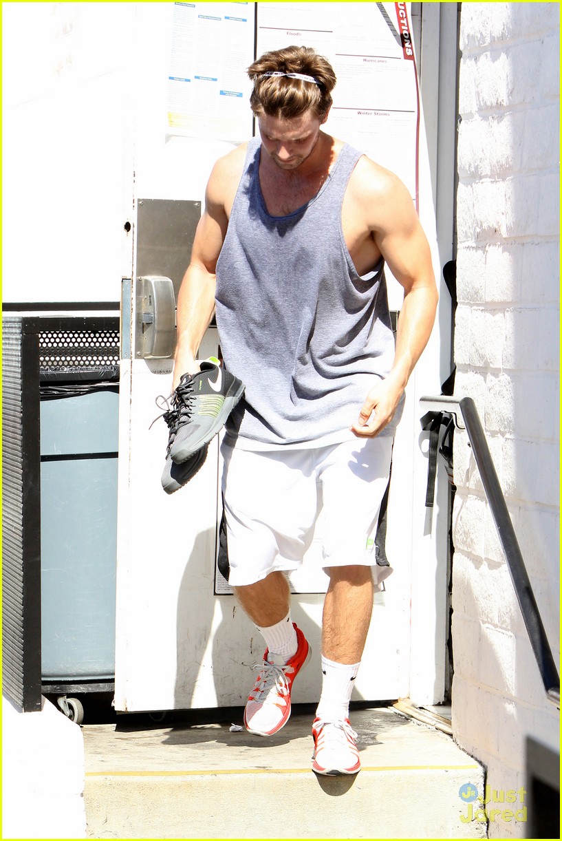 Full Sized Photo of patrick schwarzenegger shows off huge muscles 05 ...