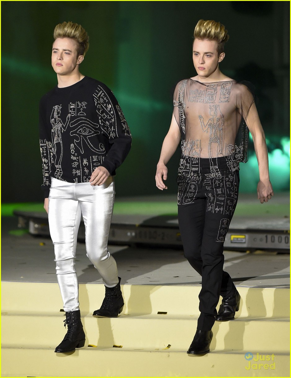 Jedward Walk the Catwalk at Life Ball 2015 | Photo 814682 - Photo ...