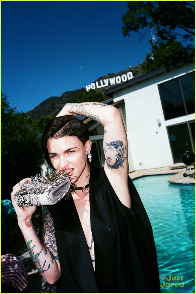 'Jem & the Holograms' Cast Lands Feature in Nylon's 'Young Hollywood ...