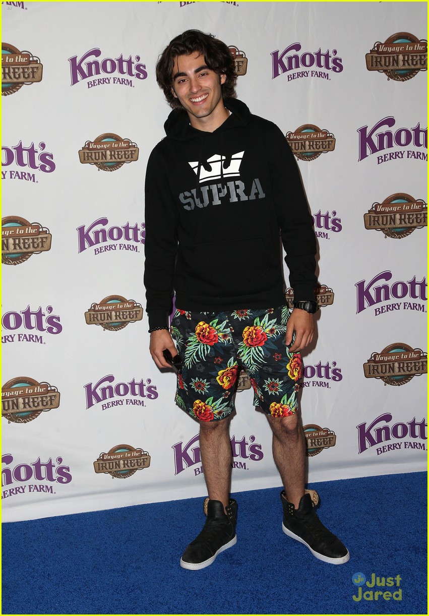 Gavin MacIntosh & Hayden Byerly Brave The Rain For Knott's Berry Farm ...