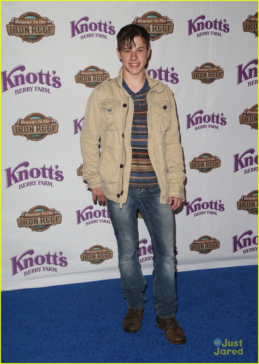 Gavin MacIntosh & Hayden Byerly Brave The Rain For Knott's Berry Farm ...