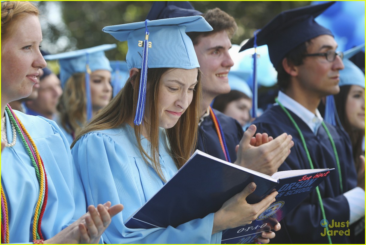 Sue Graduates On Tonight's 'The Middle' Season Finale! | Photo 812081 ...
