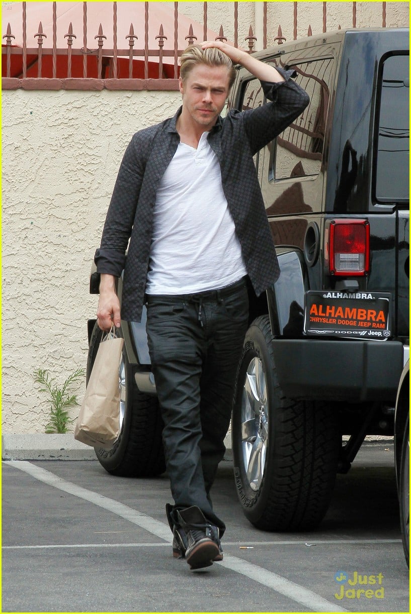 Derek Hough Backs Nastia Liukin After DWTS Video Package: 'She's ...