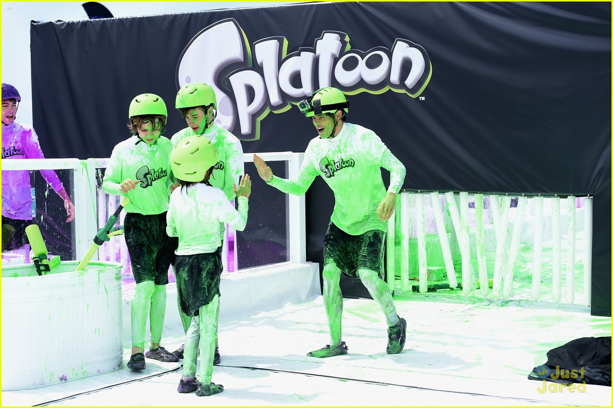 Alli Simpson, Willow Shields & Veronica Dunne Get Messy at Nintendo's ...