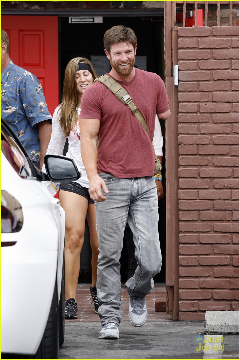 Charlie White Gives Former DWTS Partner Sharna Burgess & Noah Galloway ...