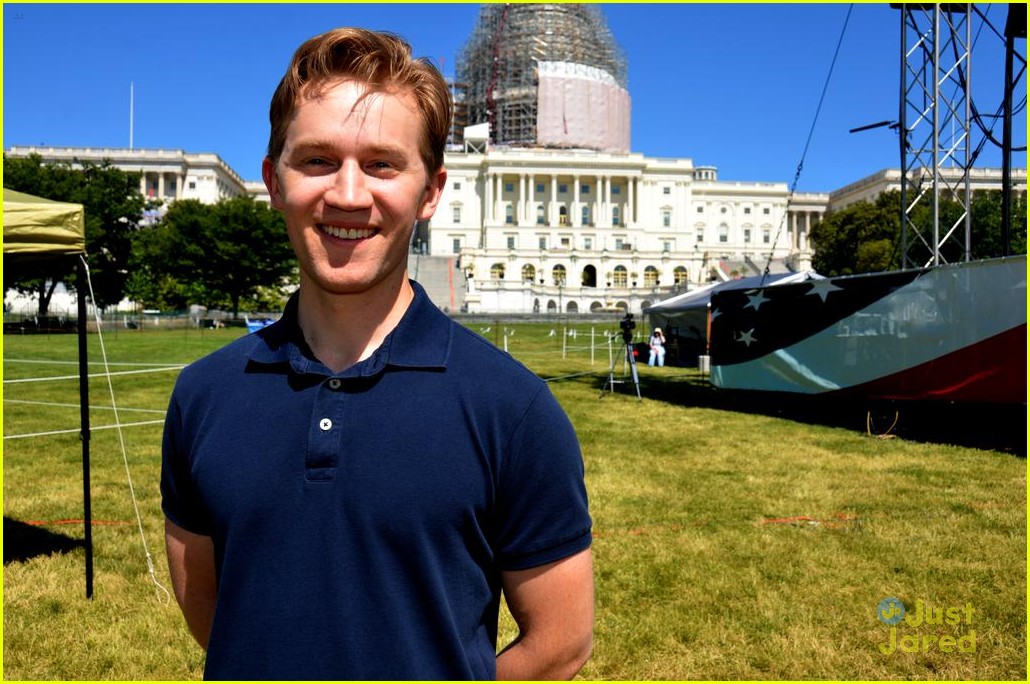 Stefanie Scott & Jason Dolley Take Silly Selfies During Memorial Day ...