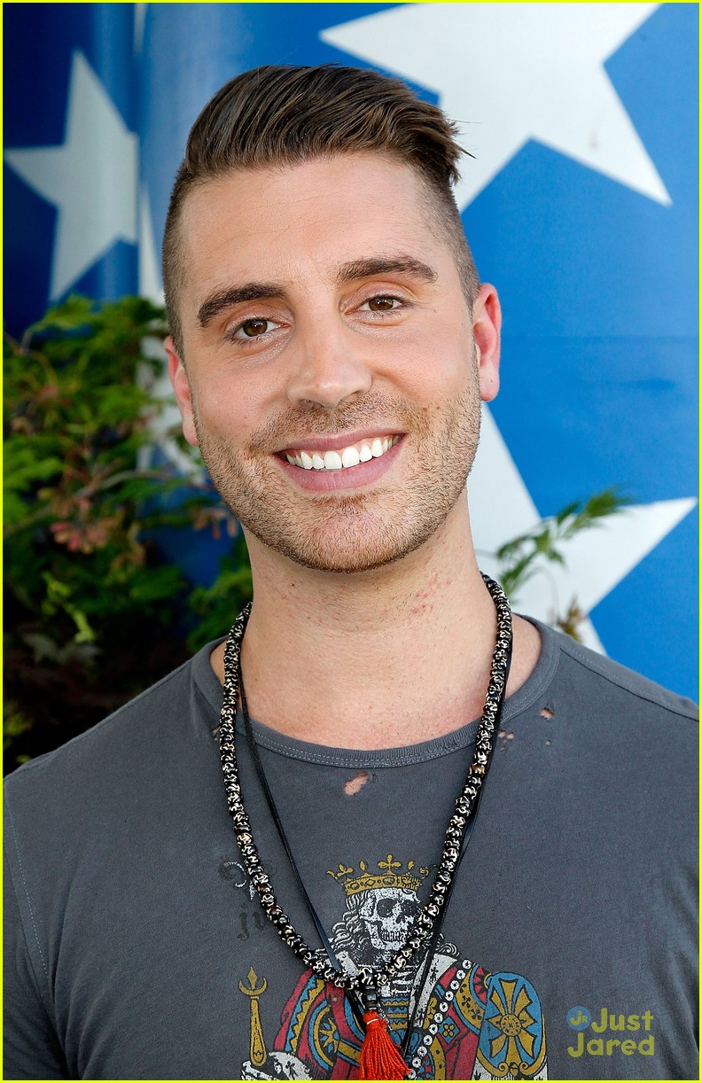 Stefanie Scott & Jason Dolley Celebrate Memorial Day In Washington, D.C ...