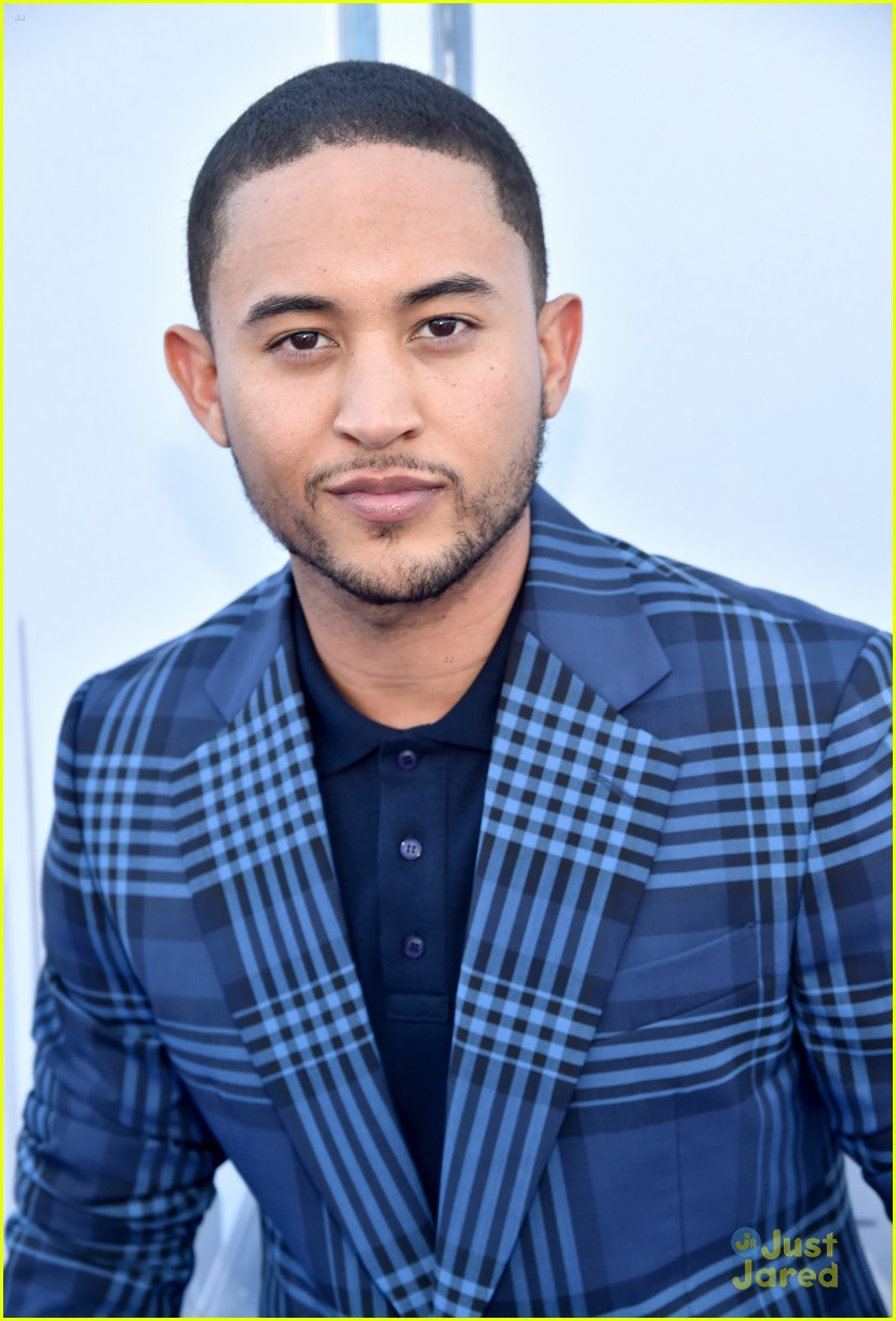 Tahj Mowry & The Casts of 'black-ish' & 'Teen Beach 2' Find Their Way ...