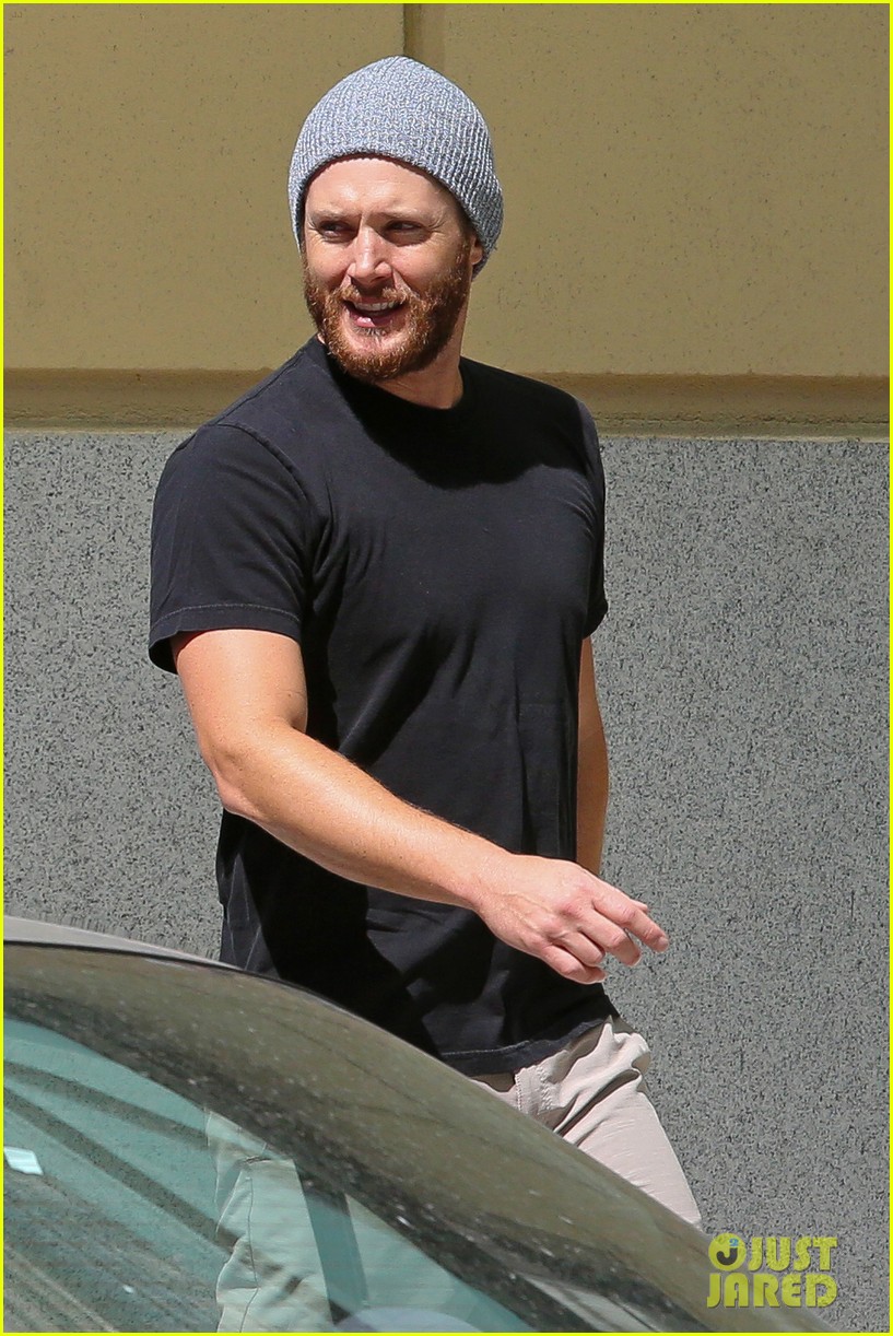 Supernatural's Jensen Ackles Still Has a Big Bushy Beard! | Photo ...