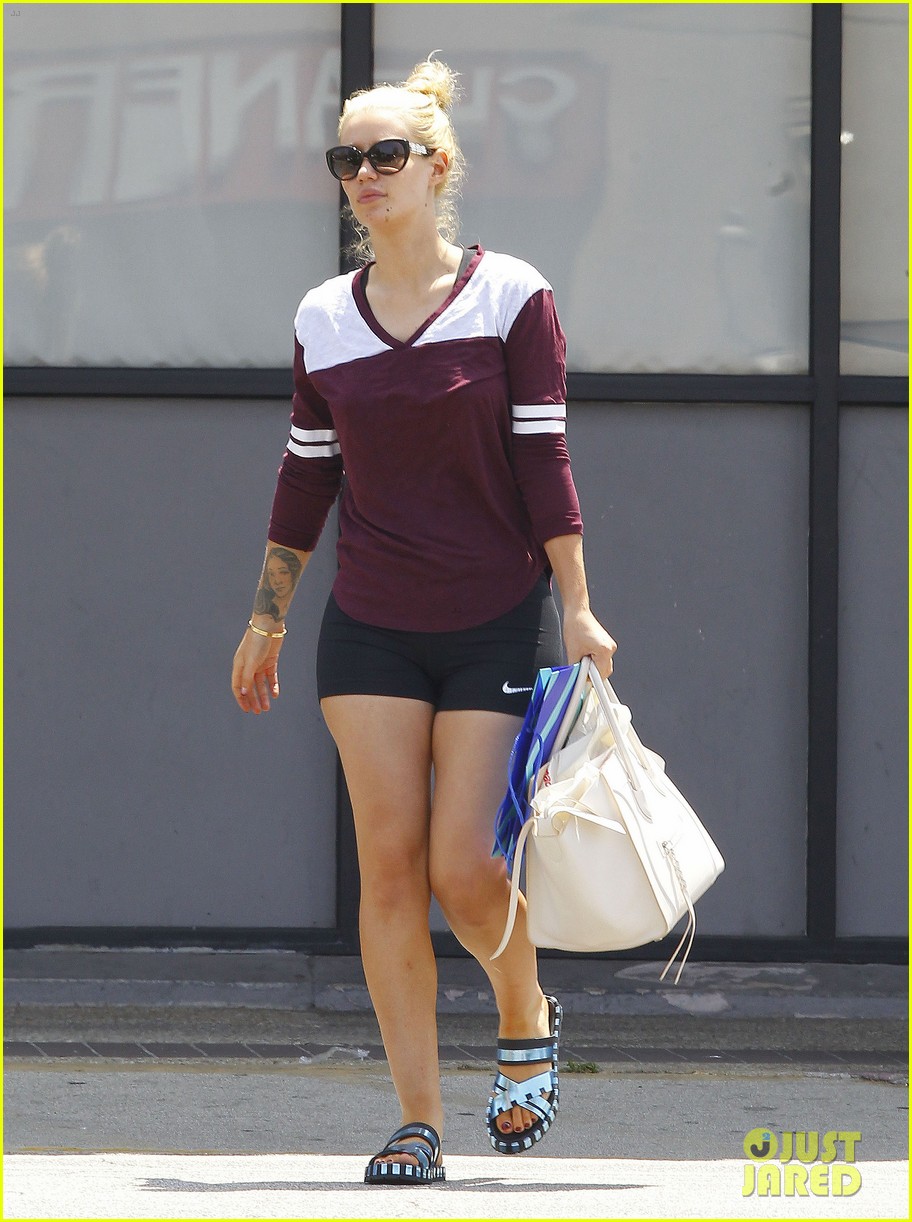 Full Sized Photo of iggy azalea steps out after cancelling her tour 24 ... Full Sized Photo of iggy azalea steps out after cancelling her tour 24 ...