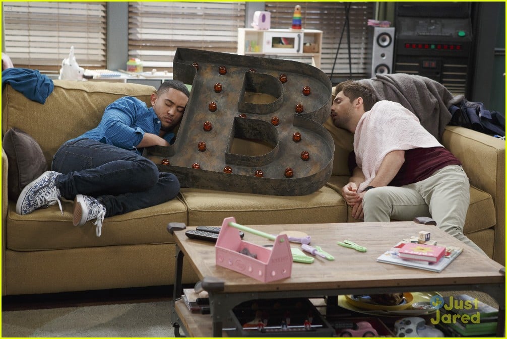 Riley Sleeps With Her New Boss On 'Baby Daddy'! | Photo 826647 - Photo ...