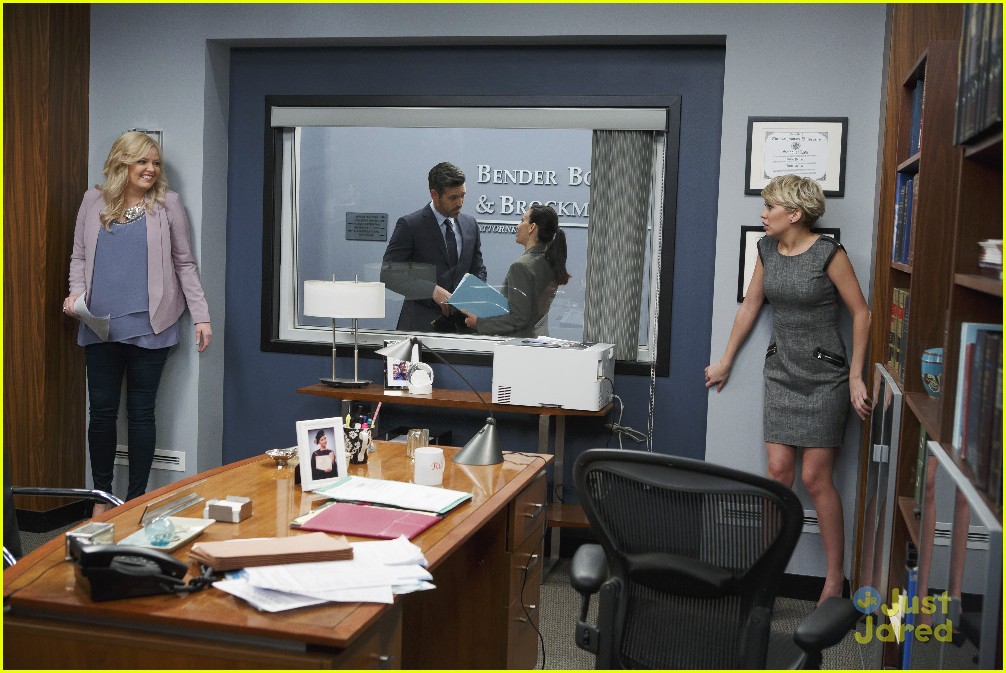 Riley Sleeps With Her New Boss On 'Baby Daddy'! | Photo 826654 - Photo ...