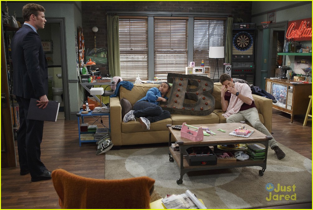 Riley Sleeps With Her New Boss On 'Baby Daddy'! | Photo 826665 - Photo ...