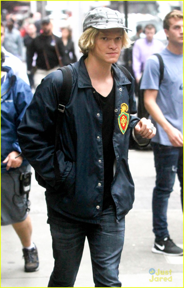 Cody Simpson Got a Tattoo on His Shoulder! | Photo 825957 - Photo ...