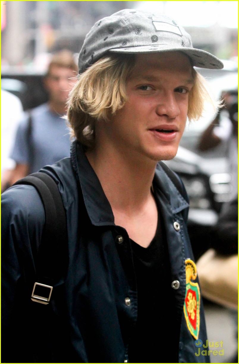 Cody Simpson Got a Tattoo on His Shoulder! | Photo 825961 - Photo ...