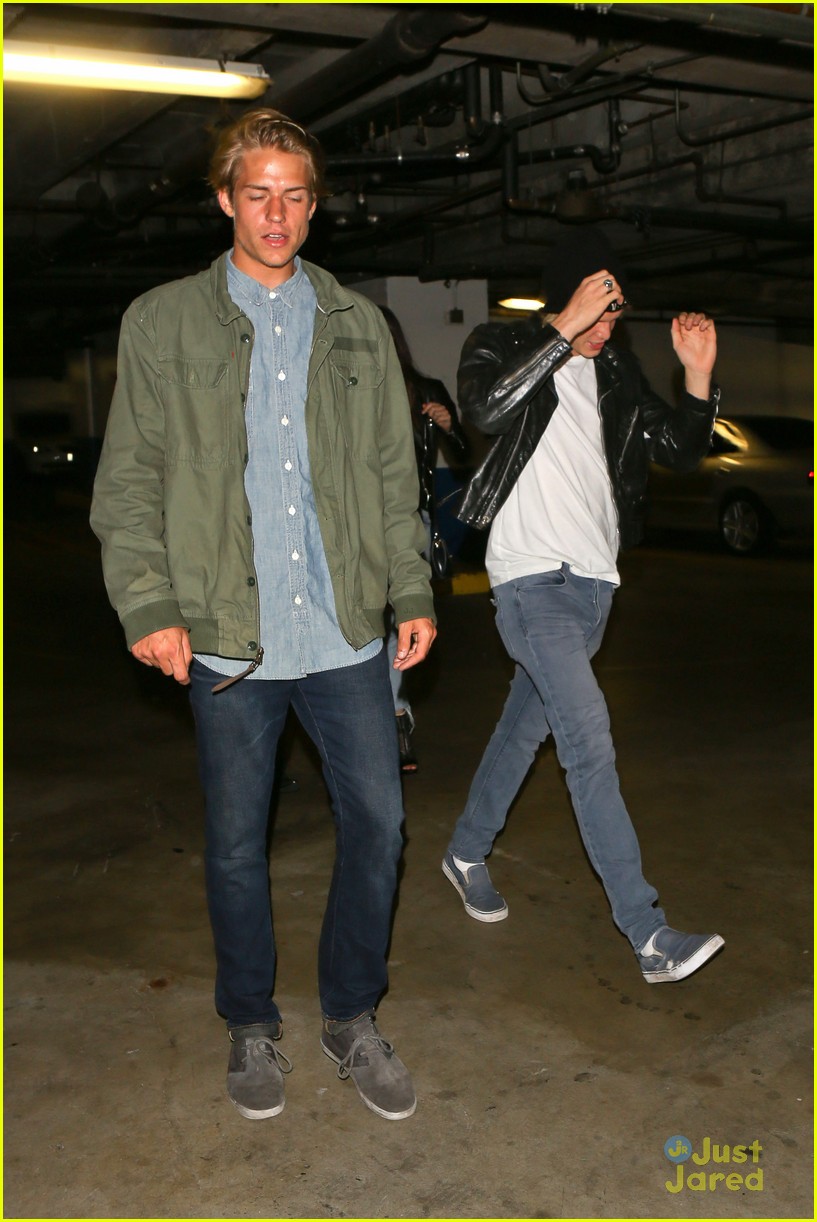 Cody Simpson's Younger Brother Tom Knows Exactly How To Pick Girls Up ...