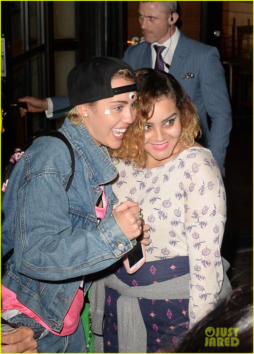 Miley Cyrus Rumored to Have a New Girlfriend - Victoria's Secret Model ...