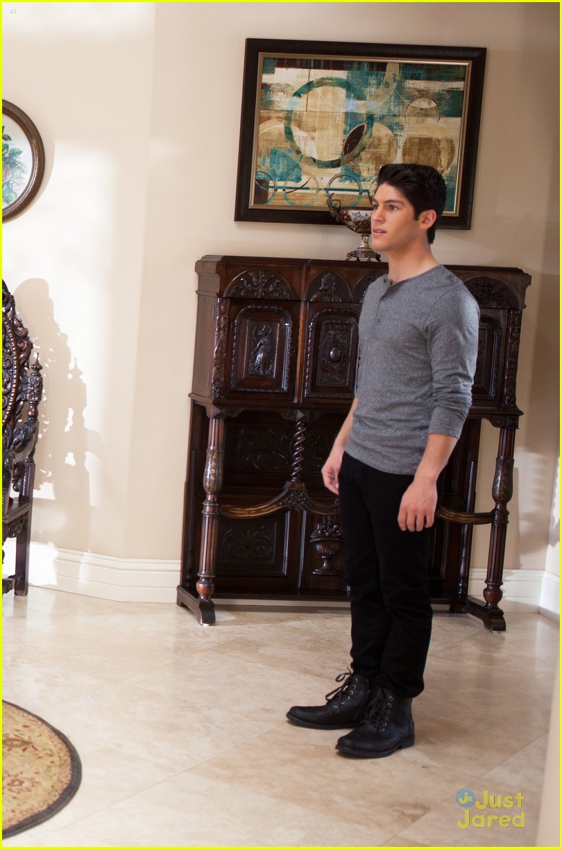 Full Sized Photo of every witch way cast goodbyes first look pics 08 ...