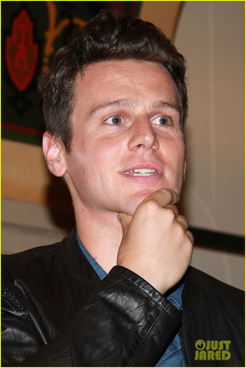 Jonathan Groff Takes the Stage in 'A New Brain' | Photo 830624 - Photo ...
